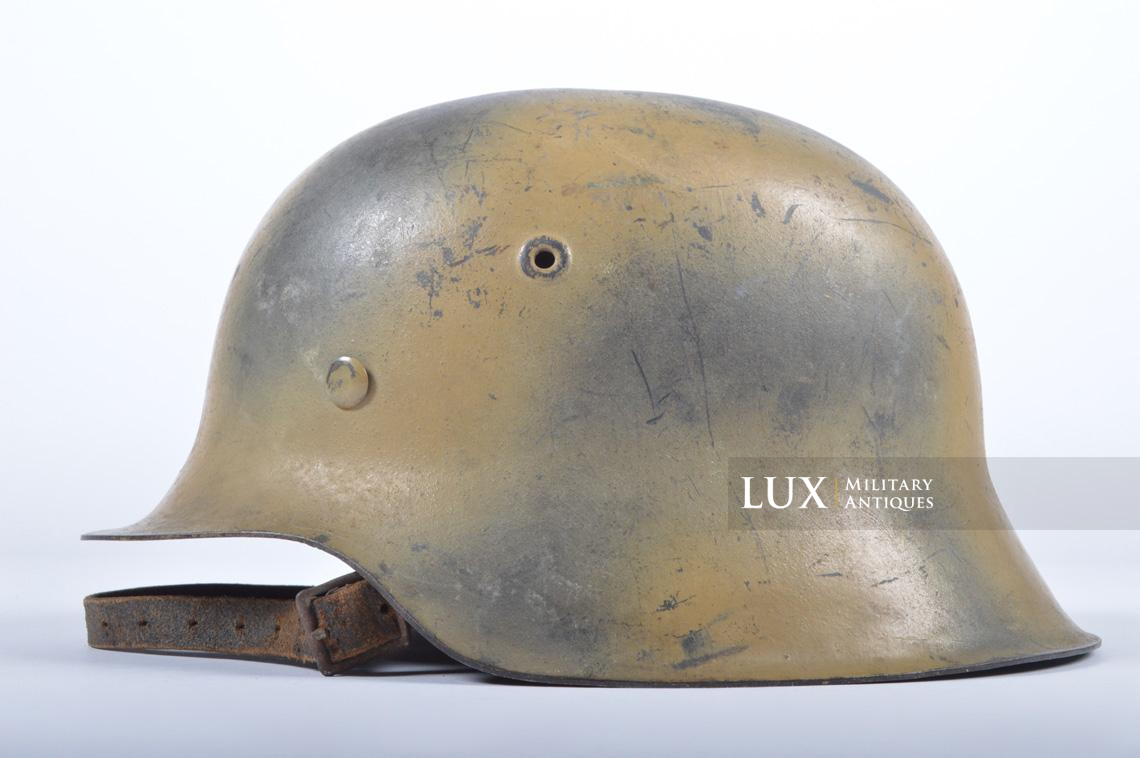 M42 tan spray camouflage combat helmet, « Italy