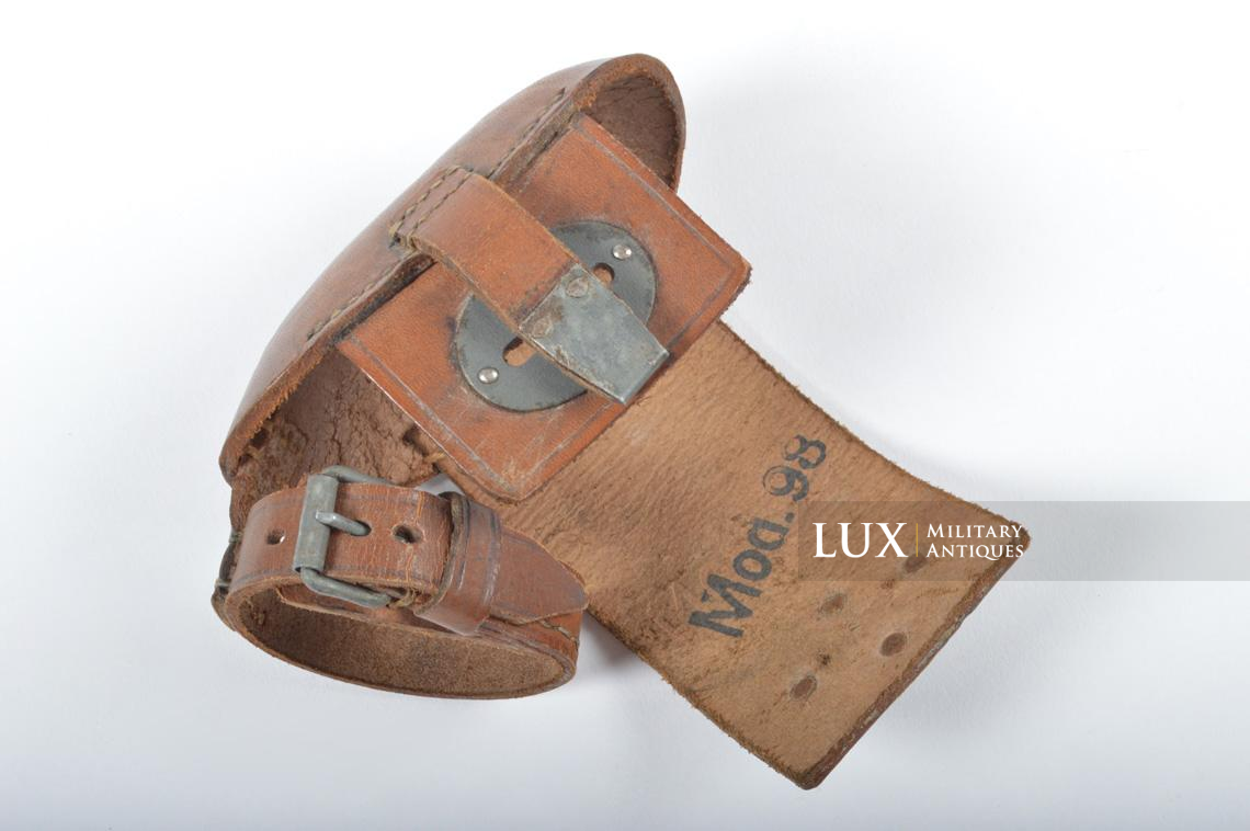 Unissued German K98 Mauser rear sight cover, « jhz/1942