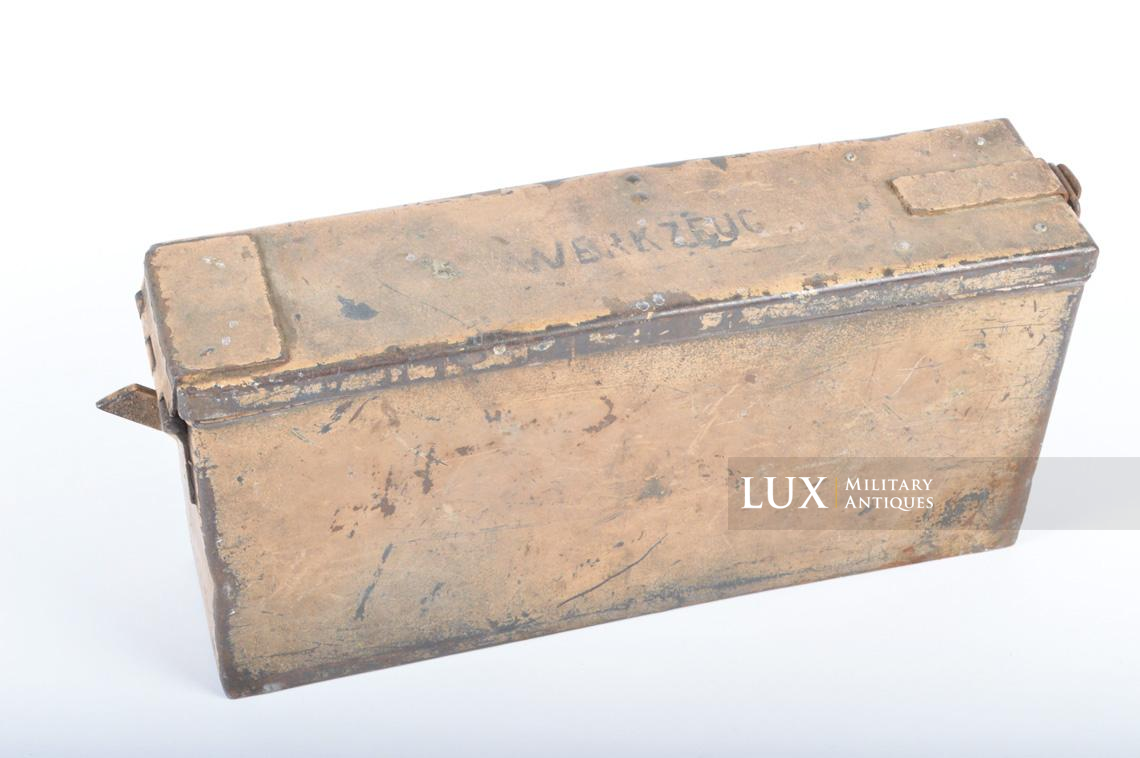 German vehicles camouflage metal tool box, « WERKZEUG»