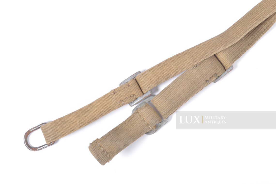 Unique late-war German tropical webbing Y-straps, « RBNr