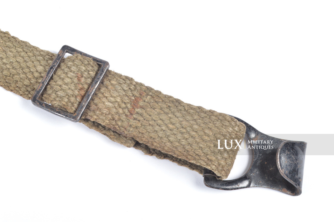 Late-war German rangefinder harness, « tan ersatz