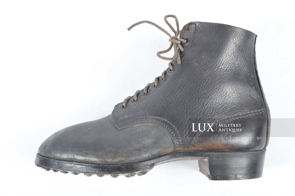 Unissued late-war German low ankle combat boots