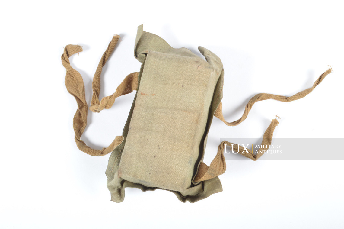 US paratrooper first-aid pouch, « complete / unopened