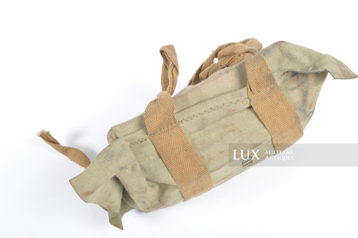 US paratrooper first-aid pouch, « complete / unopened