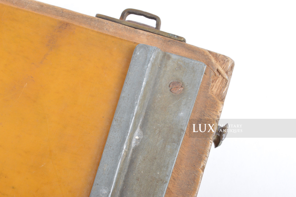 German issued combat map board, « field modified