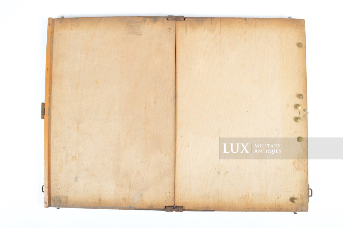 German issued combat map board, « field modified