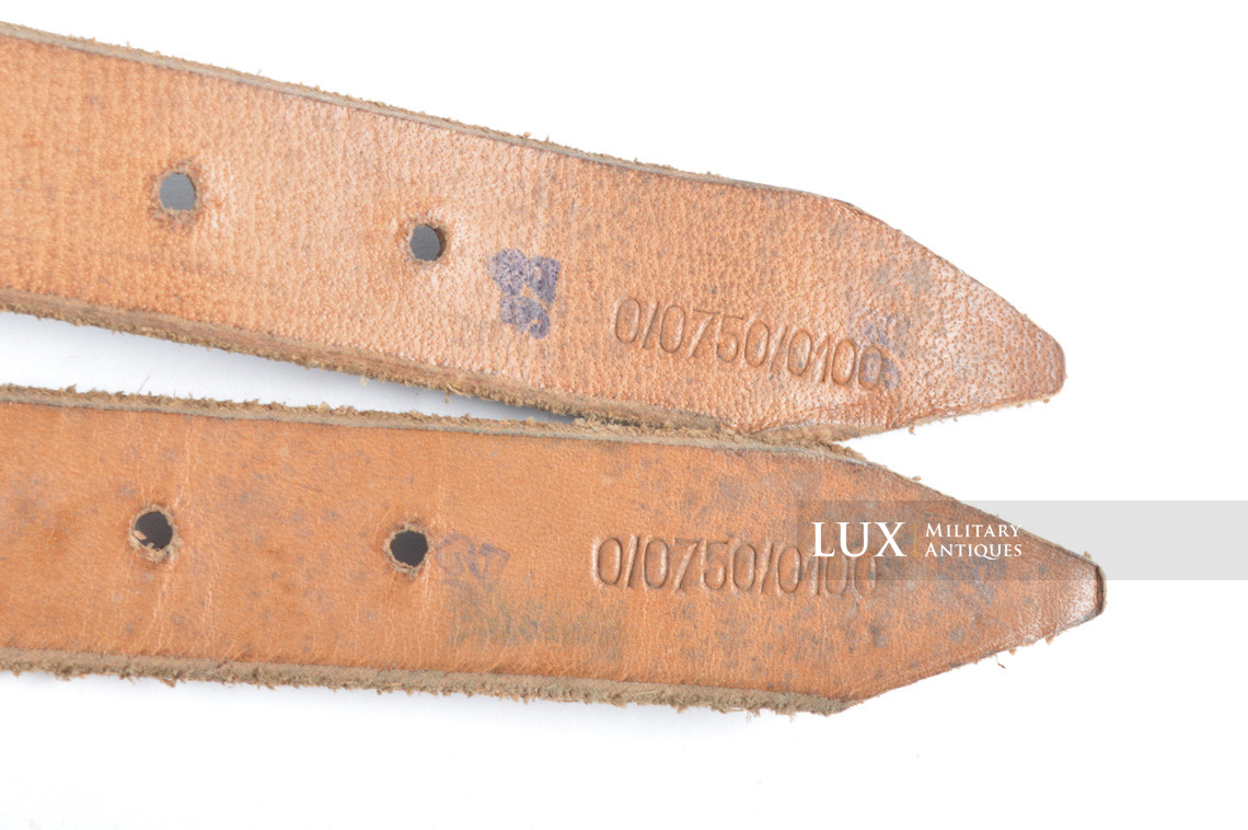 German set of utility straps, « 0/0750/0100