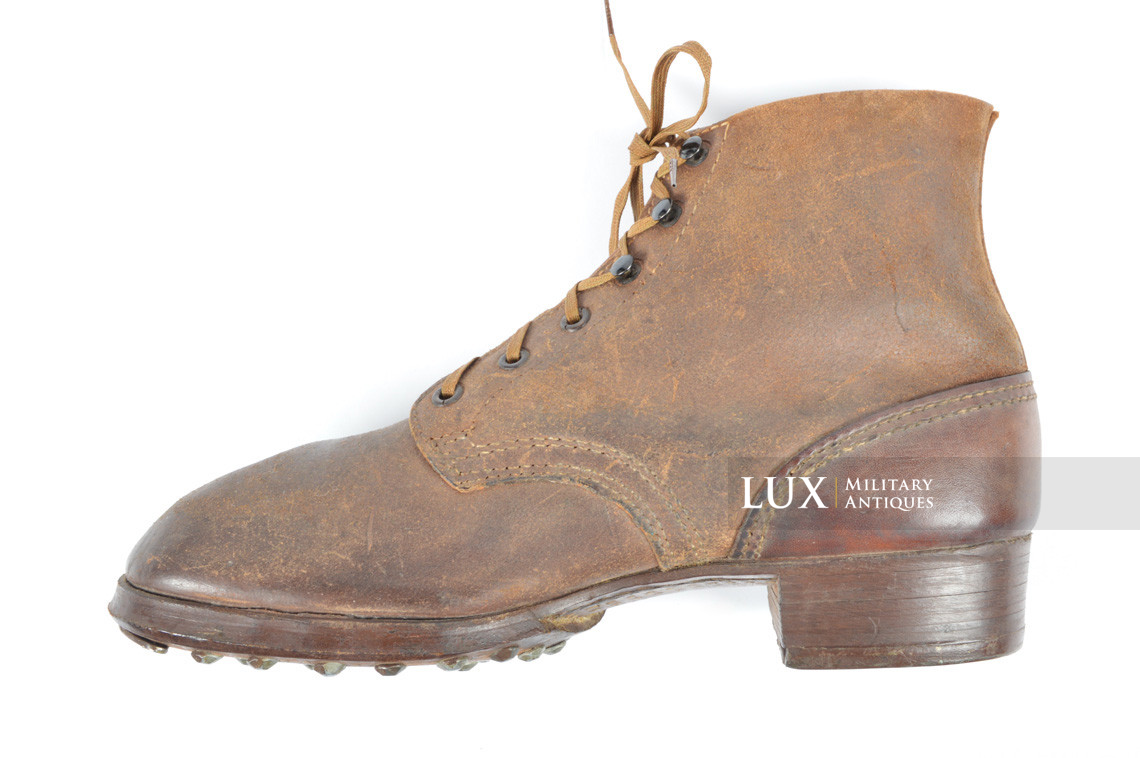 Late-war German low ankle combat boots, « unissued
