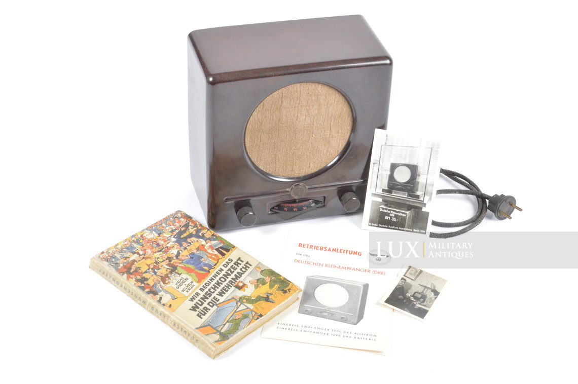 Period German radio grouping, « Deutscher Kleinempfänger 1938 / dke 38