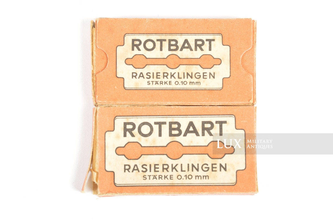 Period German shaving razor blade set, « bakelite