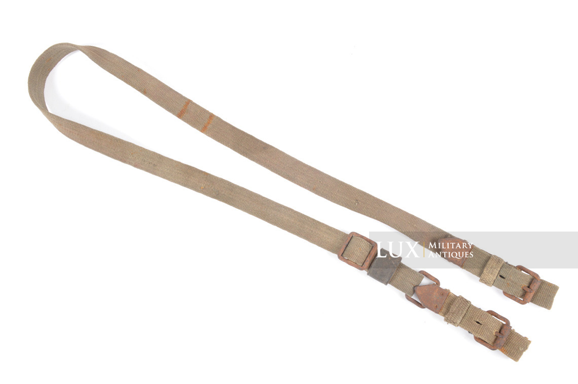 Late war German optical sight box web carrying strap