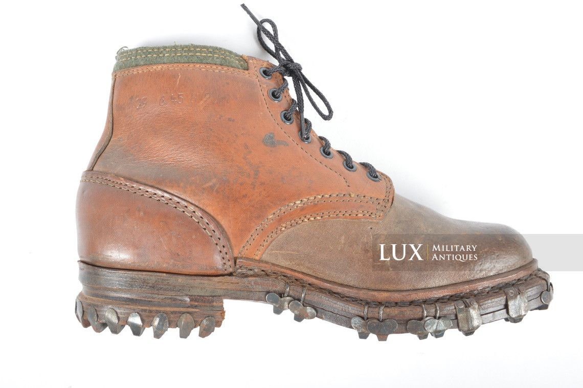 Unissued German mountain trooper's ankle boots, « Gebirgsjäger