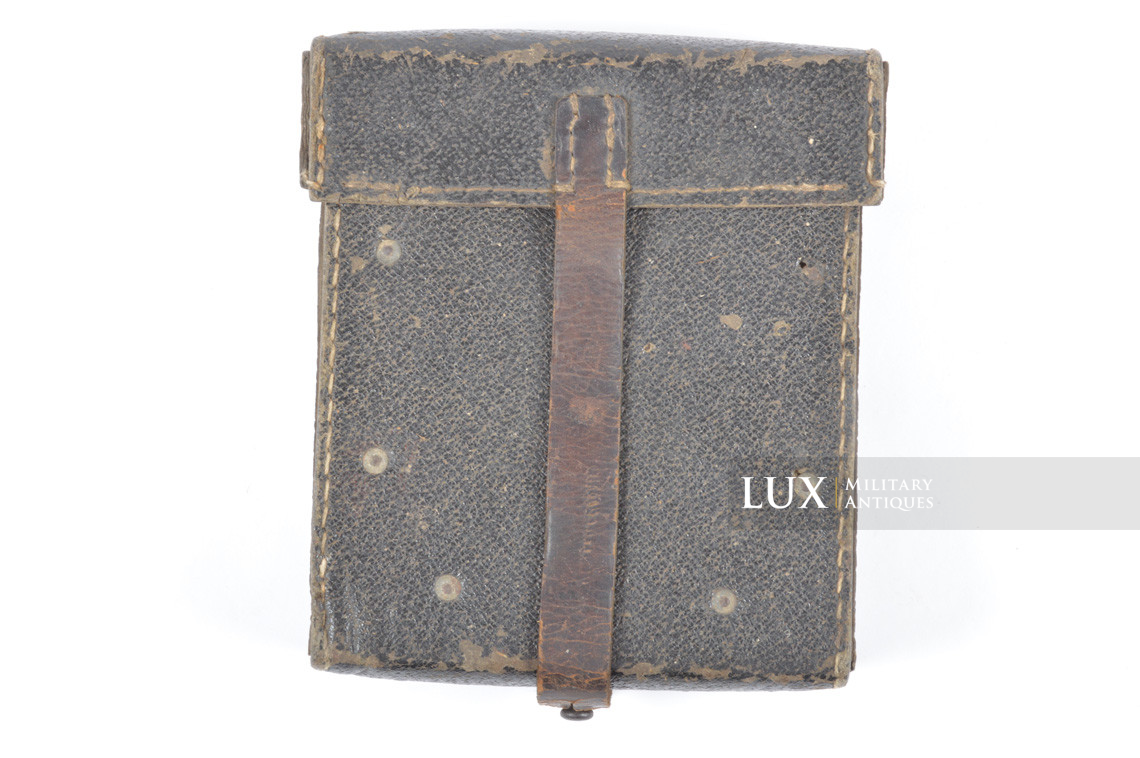 Late war MG34/42 gunner's belt pouch in black pressed cardboard
