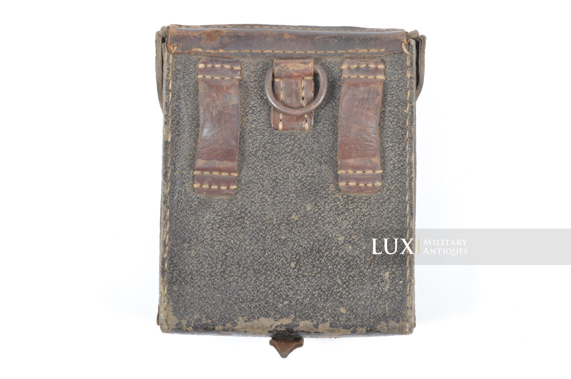 Late war MG34/42 gunner's belt pouch in black pressed cardboard