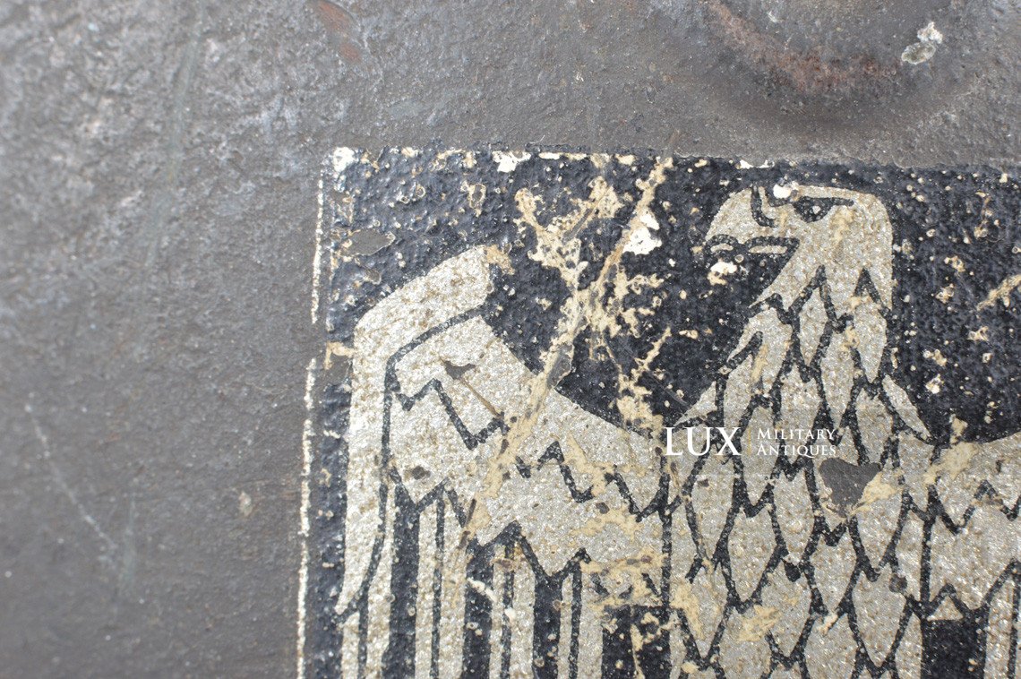 M42 Heer single decal combat helmet, « EF66 / skirt marked