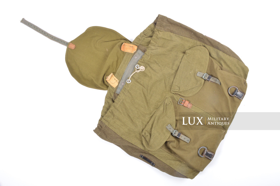 Atypical late-war Heer / Waffen-SS late-war combat backpack, « RBNr 9 ...