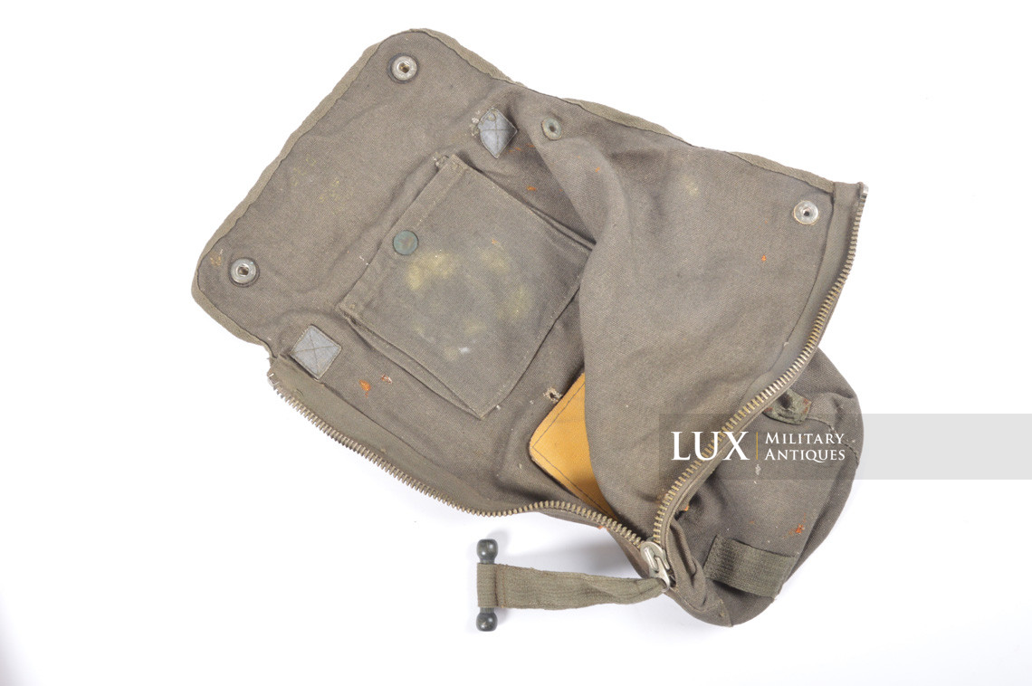 Late-war German paratrooper gas mask carrying bag, « ebd / woodwork find