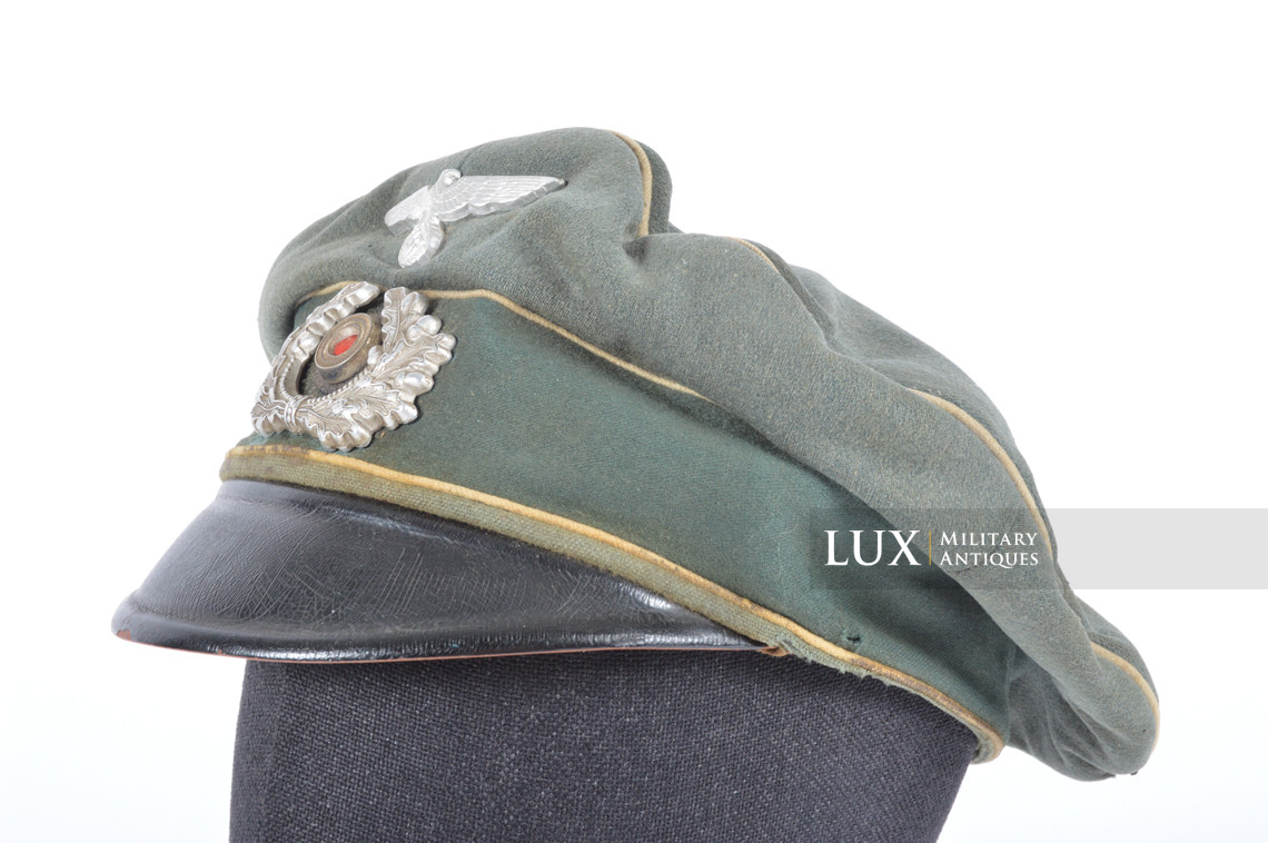 German Heer infantry visor cap, « crusher cap style
