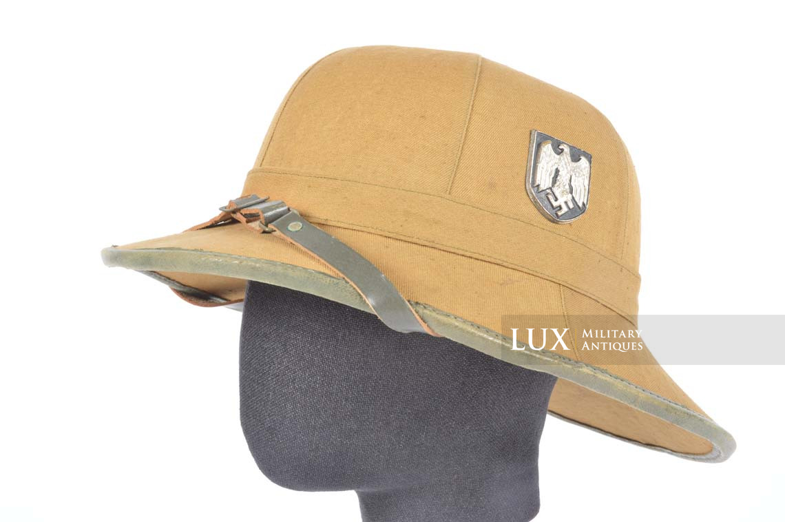 Unissued German tropical issue pith helmet, « 58